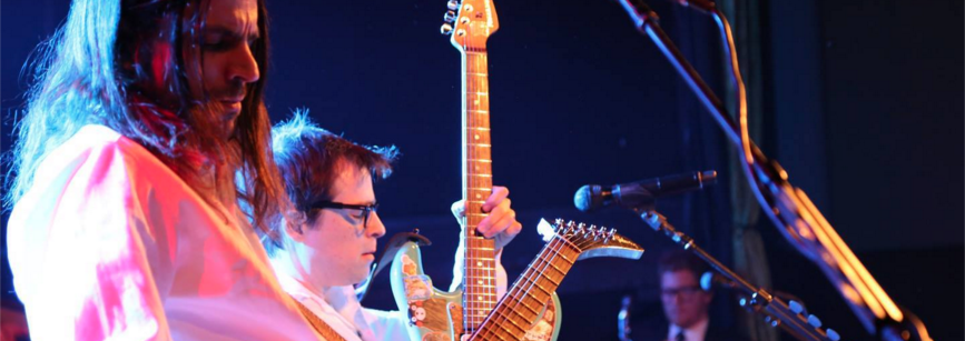 Weezer presenta su nueva canción: “Thank God For The Girls”
