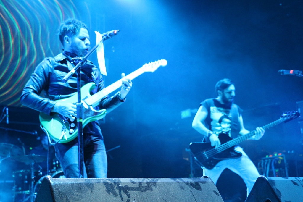 Las mejores imágenes de Revolver Plateado en el Jingle Bell Rock ...