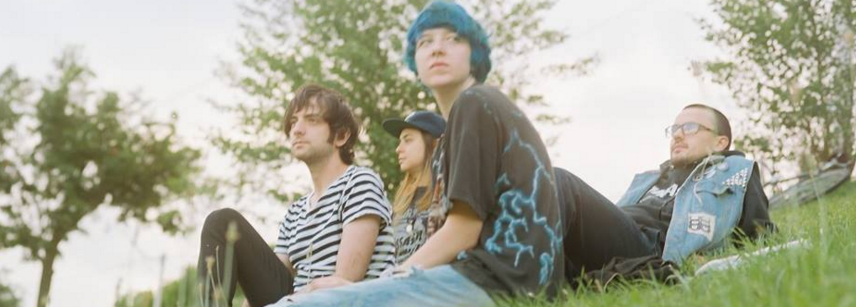 Dilly Dally presenta su canción "The Touch" - Radioacktiva.com