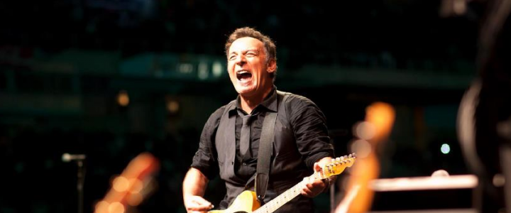 Bruce Springsteen rinde tributo a Prince con intensa versión de "Purple ...