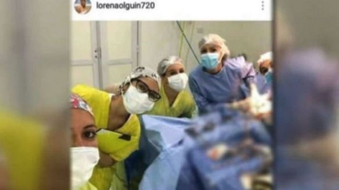 Médicas fueron despedidas después de publicar fotos en plena cirugía ...