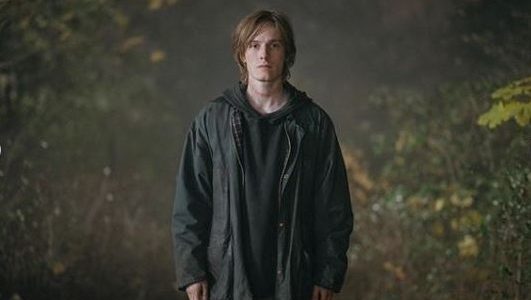 Actor que interpreta a 'Jonas' en 'Dark' da detalles sobre el final de ...