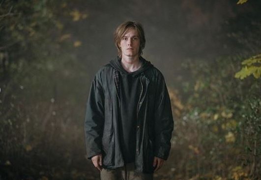 Actor que interpreta a 'Jonas' en 'Dark' da detalles sobre el final de ...