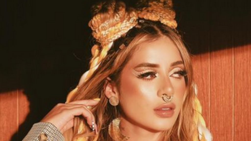 Hija de Marbelle presume su retaguardia en primer plano y estremece las redes