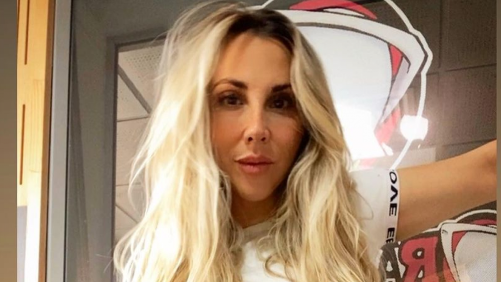 Juliana Casali presumió su figura en ajustada ropa deportiva