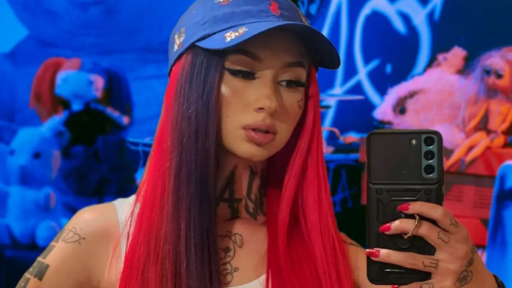 Kei Linch presumió su figura frente al espejo