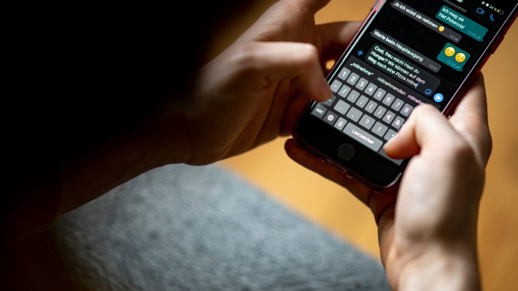 Paso a paso para activar el autocorrector de WhatsApp