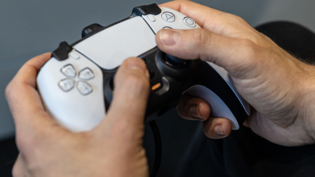 Esta es la función oculta que tiene el botón 'triángulo' del control ...