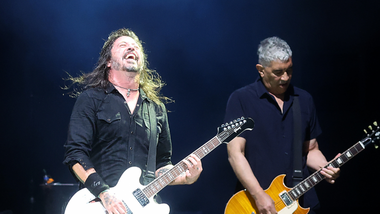 Pat Smear de Foo Fighters sufrió grave accidente; esto pasó